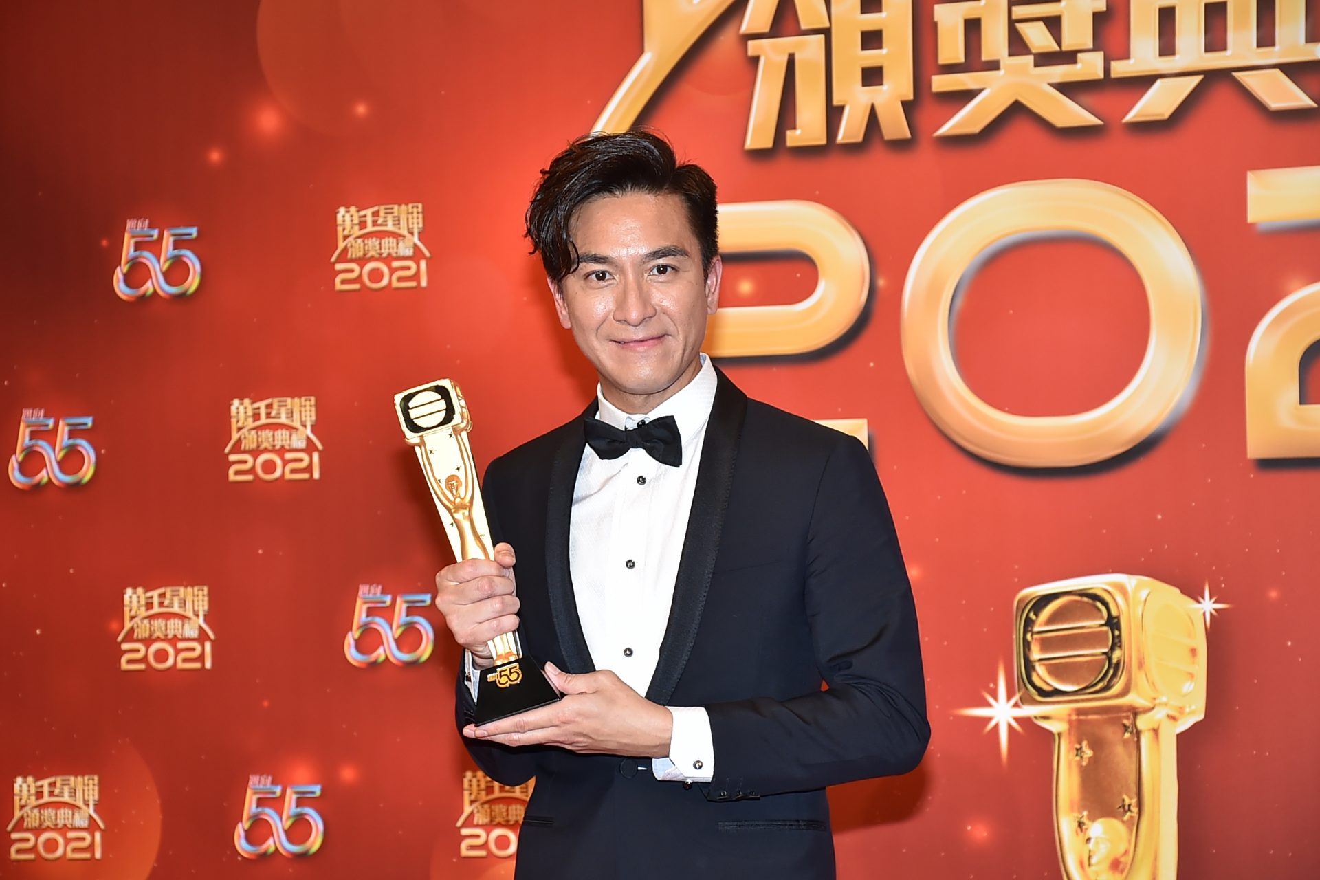 Kenneth Ma and Roxanne Tong are now a married couple!