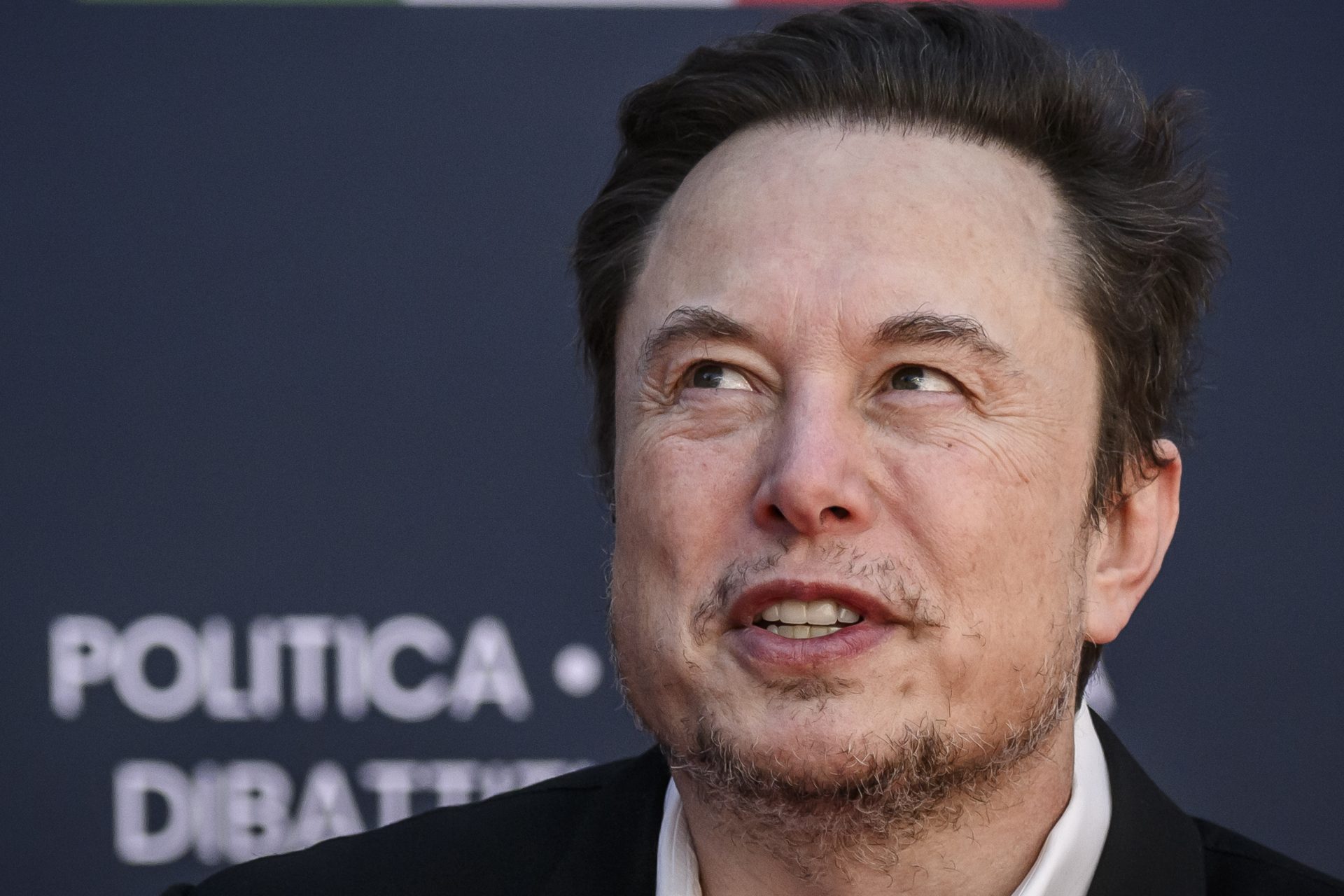 Elon Musk quiere meter un chip en tu cerebro