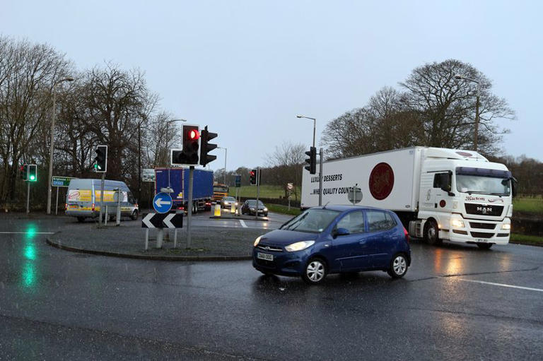 Drivers are using roundabouts wrong - what the Highway Code rules ...