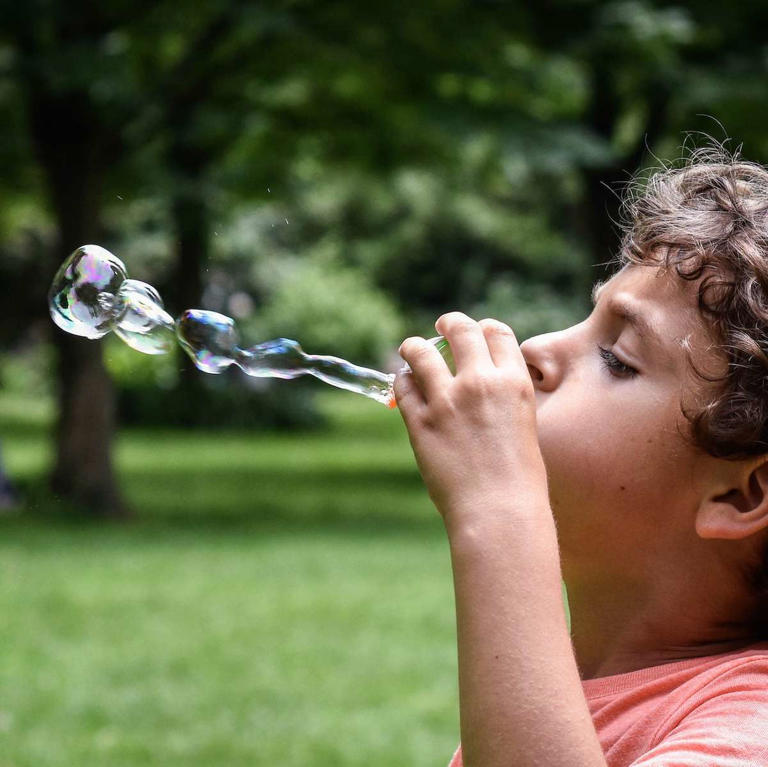 9 fun ways to play with bubbles