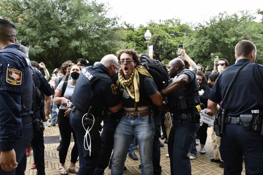 How UT Austin’s new protest response team handles student demonstrations