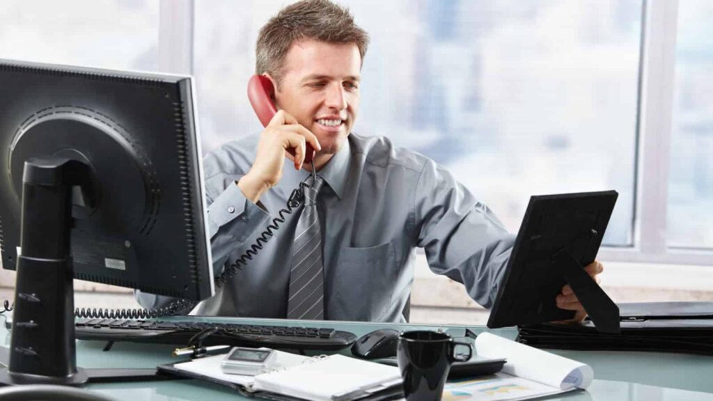 10 British Work Habits That Americans Couldn't Handle For A Day