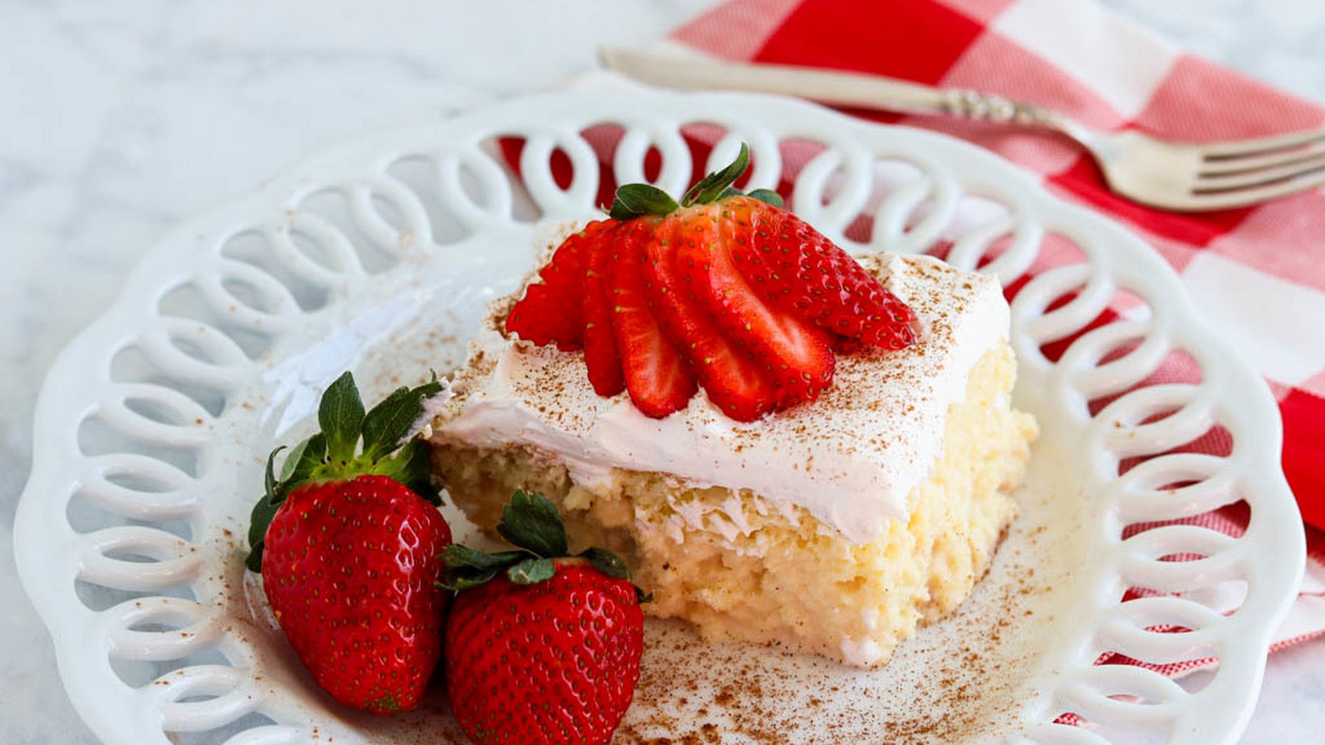 This Shortcut Tres Leches Cake Recipe Is A Delicious Treat - Cheater's ...