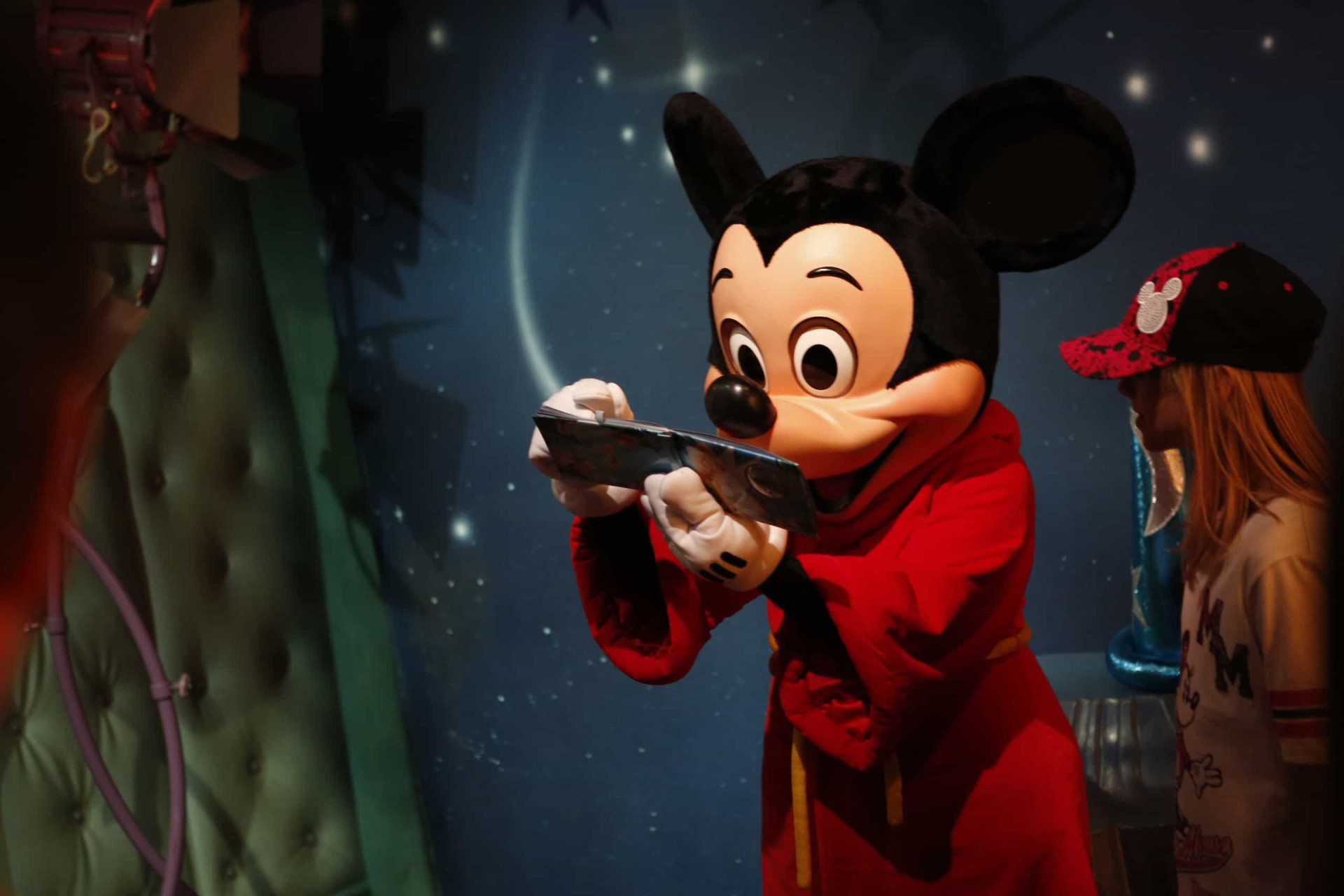 The most bizarre Disney park rules employees must follow