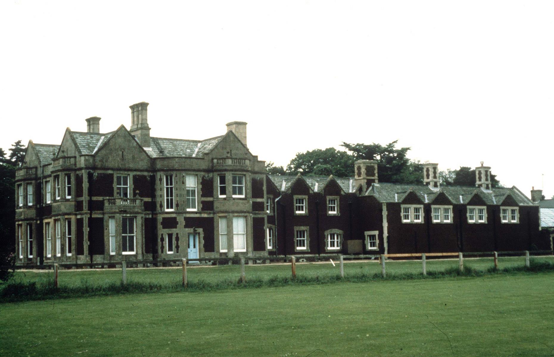 Inside the places Princess Diana called home