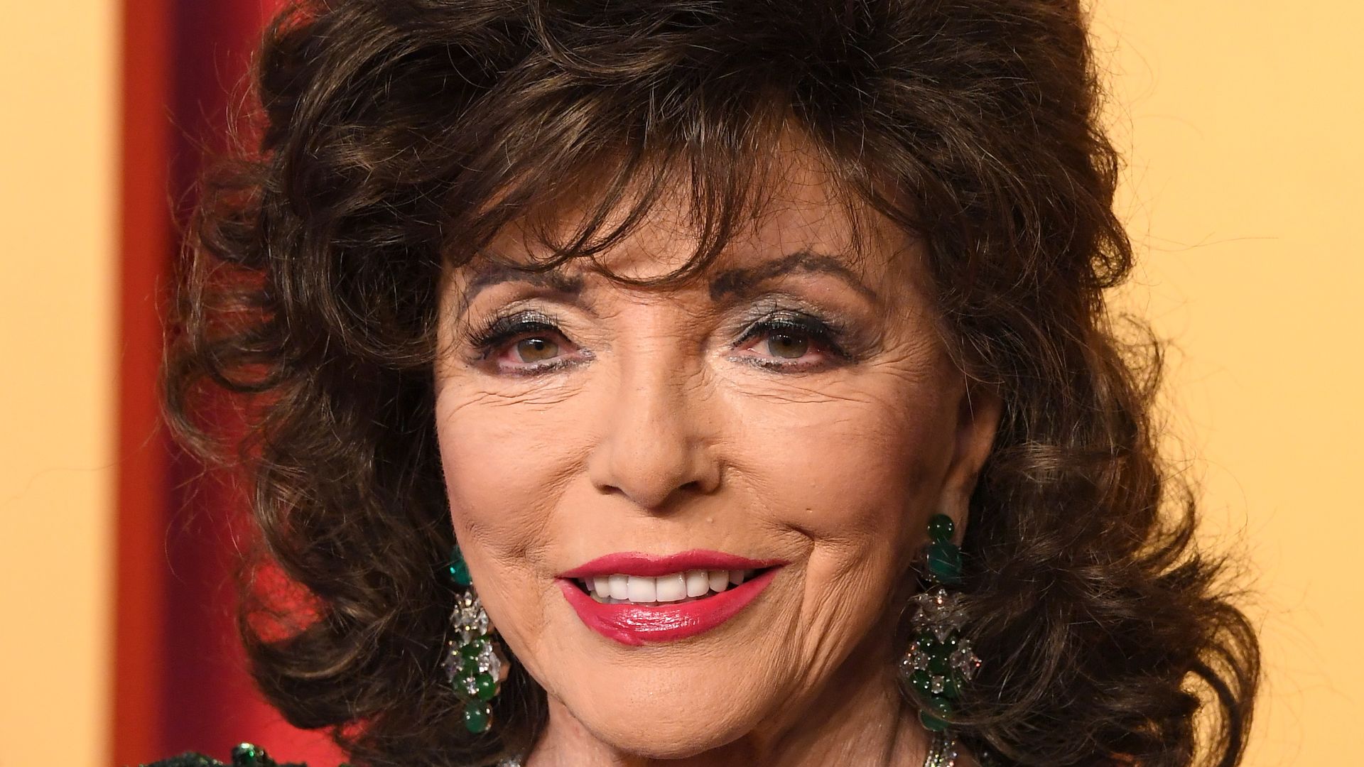 Joan Collins floors fans with platinum blonde transformation