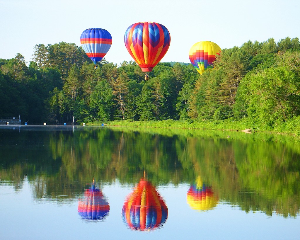 New England's Oldest Balloon Party Turns 46: The Quechee Balloon ...