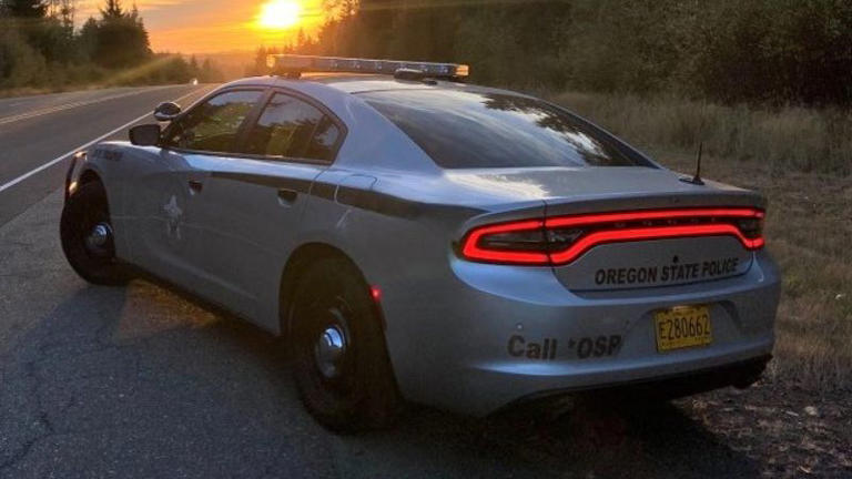 Oregon man dead, 2 seriously injured after 2-car crash on Hwy 26