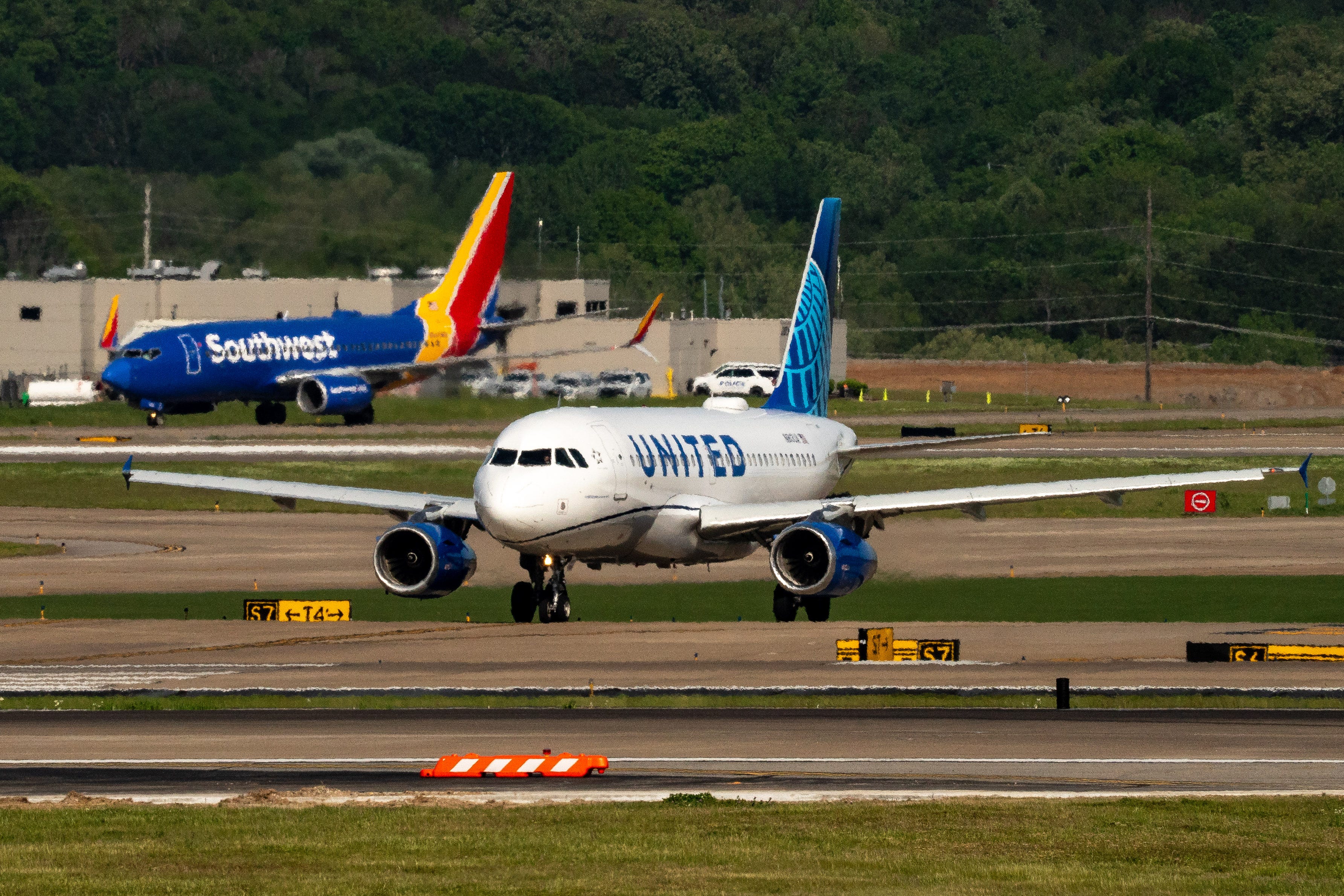 FAA issues ground delay at Nashville airport amid air traffic ...