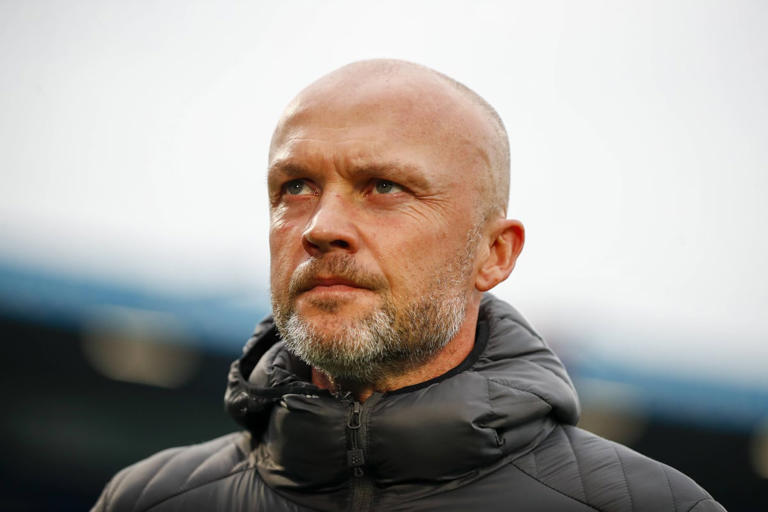 'Dick Schreuder belangrijkste kandidaat om Slot op te volgen bij Feyenoord' 'Dick Schreuder belangrijkste kandidaat om Slot op te volgen bij Feyenoord'