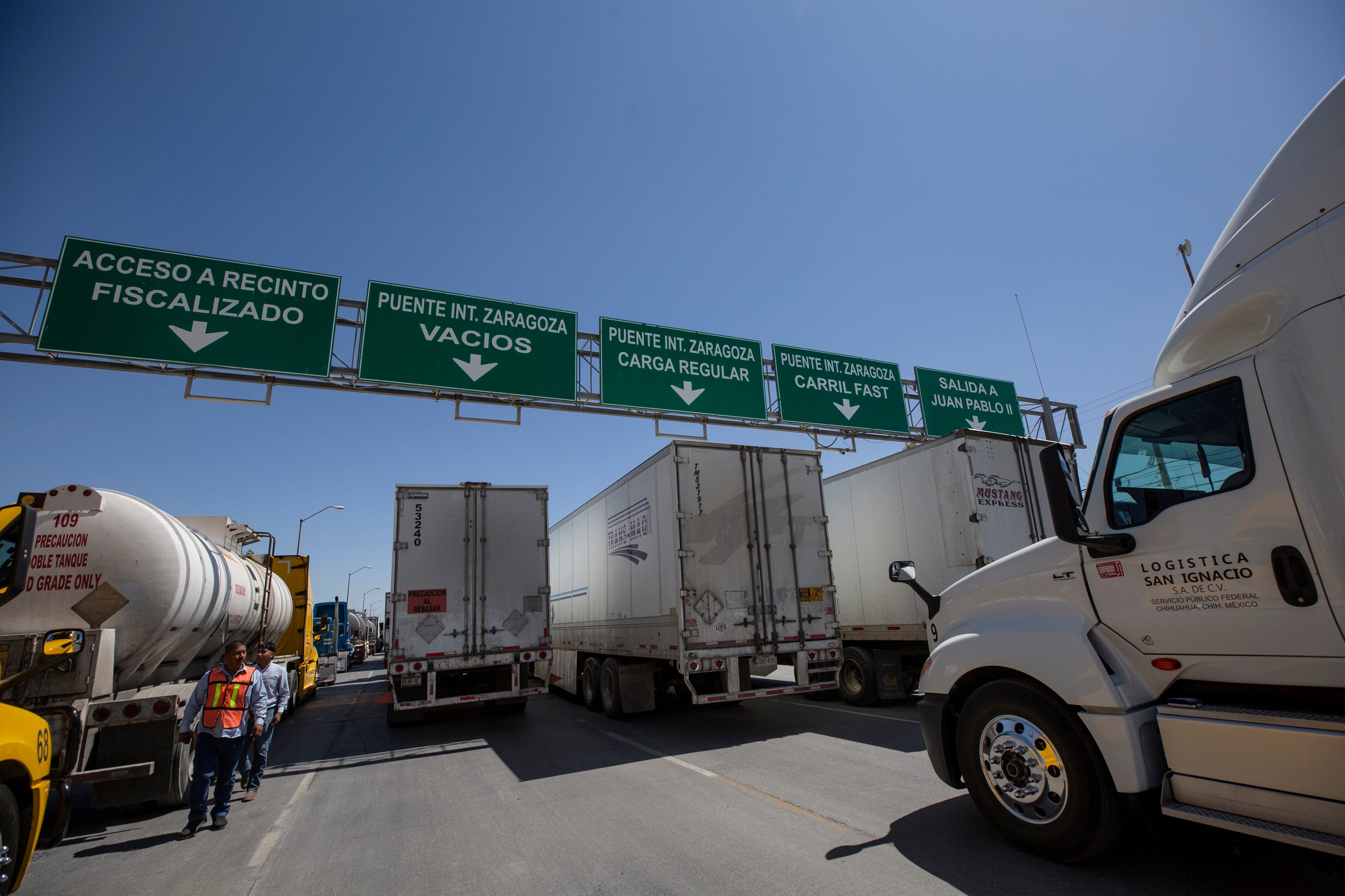 White House pauses visa approvals for foreign truckers following fatal ...