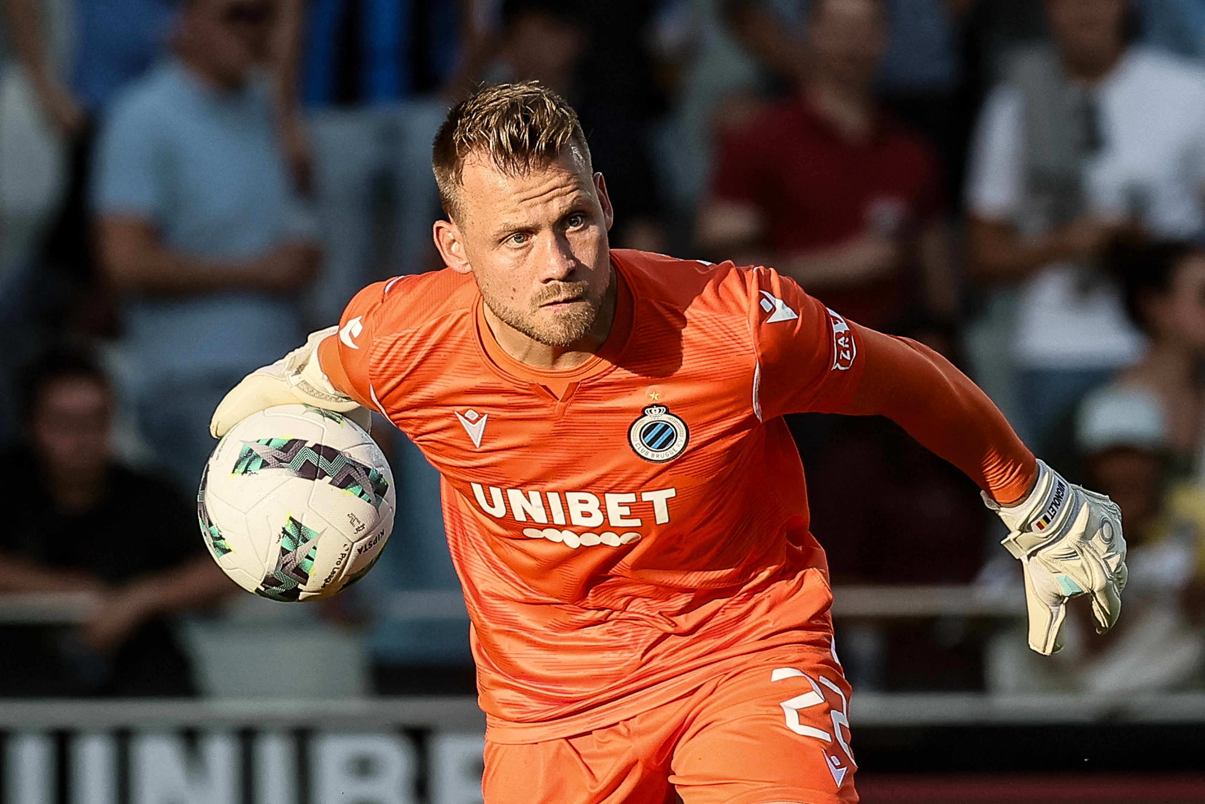 Ex-Sunderland star Simon Mignolet opens up on life under Steve Bruce ...