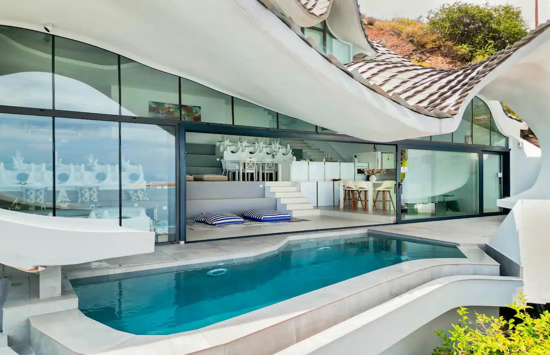 See 8 striking modern homes built entirely from metal