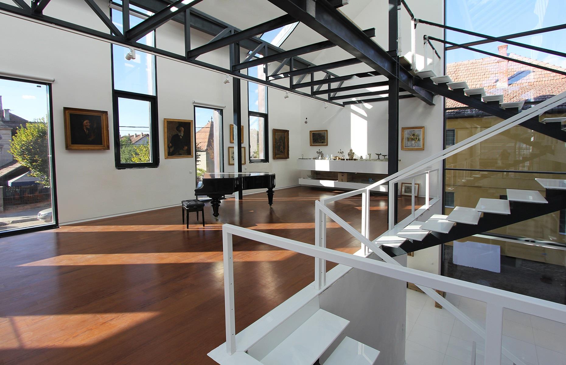 Take a look inside these 9 magnificent modern metal homes