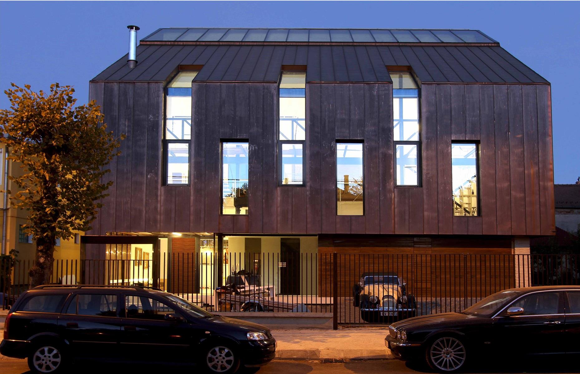 Take a look inside these 9 magnificent modern metal homes