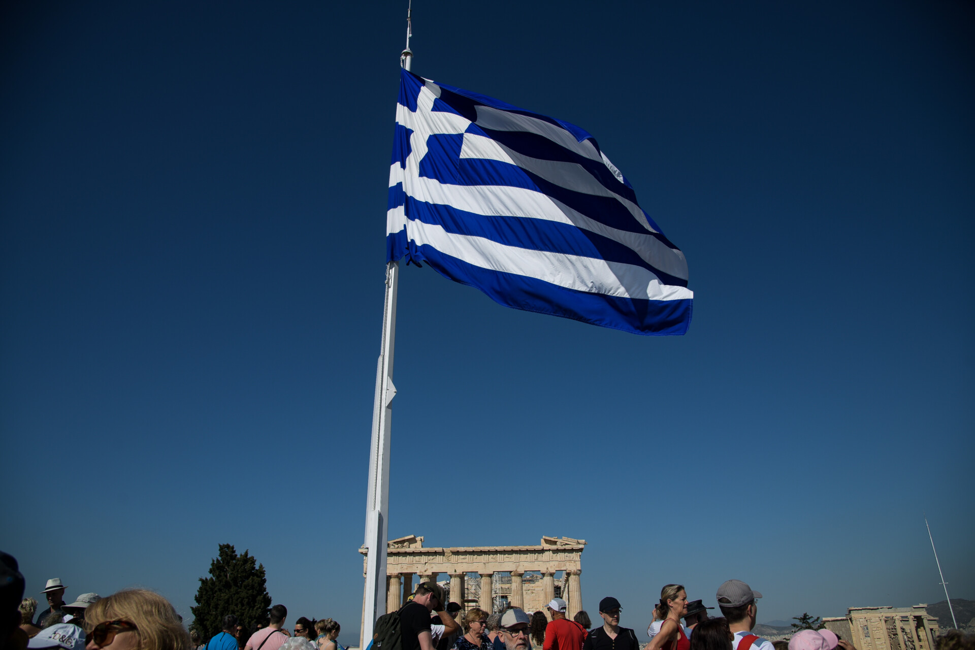 Στη Βουλή ο προϋπολογισμός του 2026: Οι ελαφρύνσεις, οι προβλέψεις και ...