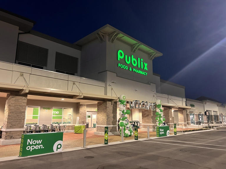 Publix, Walmart and CVS: What stores are open in Florida on Christmas 2024? Publix, Walmart and CVS: What stores are open in Florida on Christmas 2024?