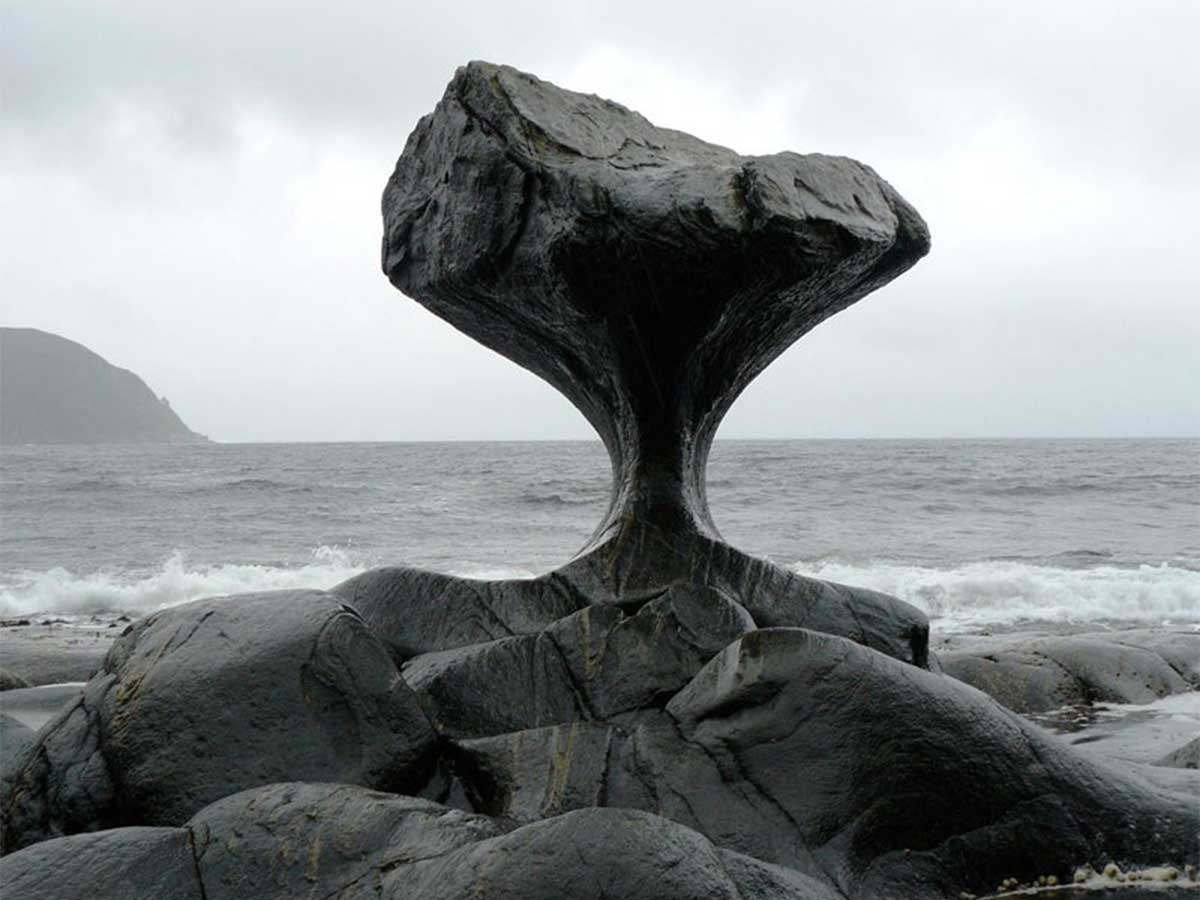 25 Haunting Photos That Show How Time Changes Everything