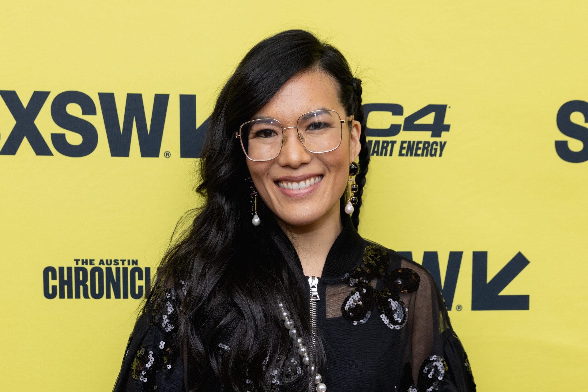 Who's Ali Wong, the winner of Golden Globe and Emmy awards for 'Beef'?