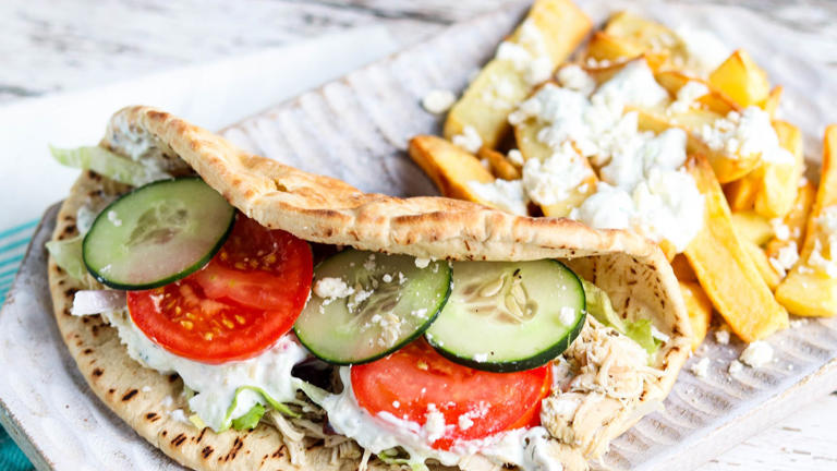 These Greek-inspired Chicken Pitas Are A Good Recipe For A Busy Evening
