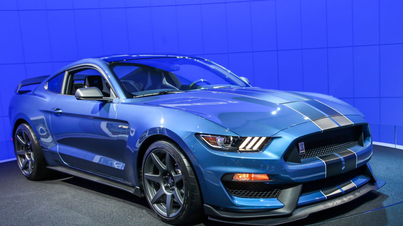 12 Cars That Look Like Muscle Cars But Fool Most People