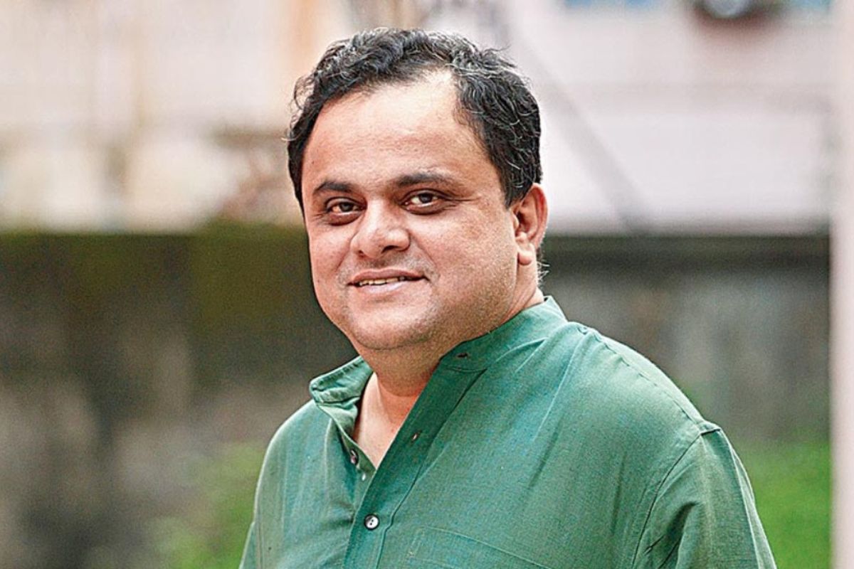 Bratya Basu’s car attacked, Trinamul office vandalised as students ...