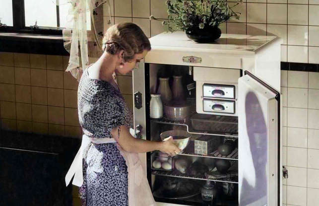 Life in the Roaring Twenties shown through fascinating vintage photo Life in the Roaring Twenties shown through fascinating vintage photo