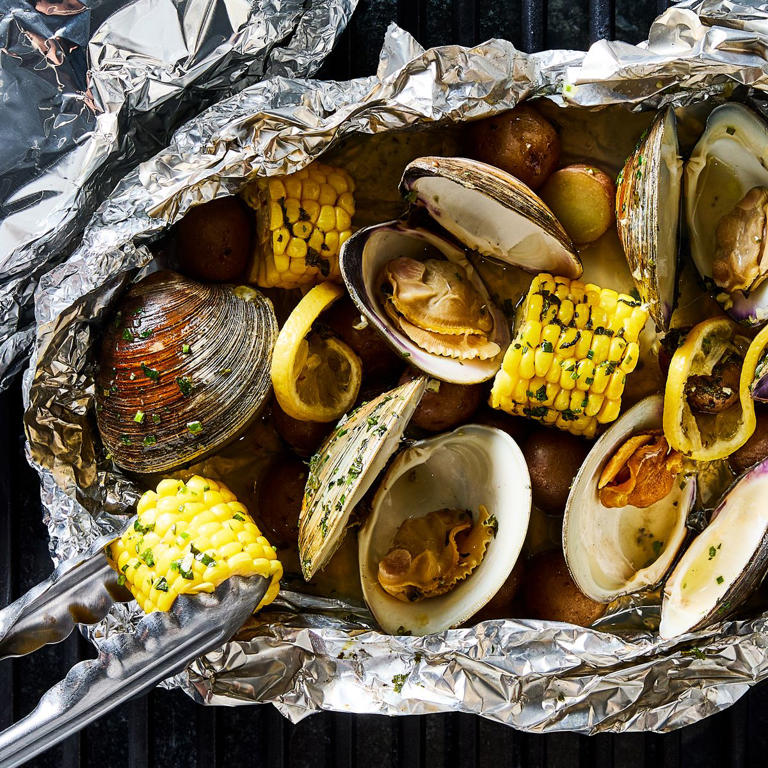 These 18 foil pack recipes are the best campfire hack