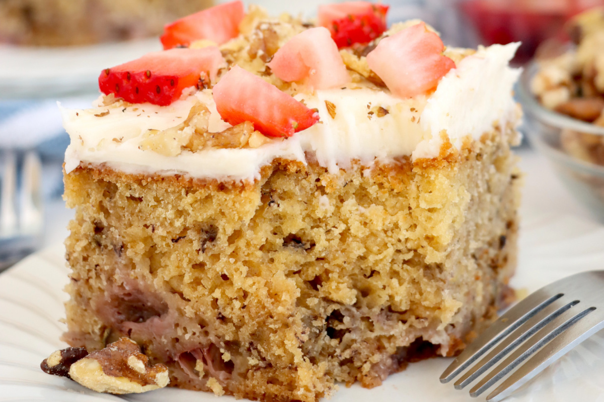 26 of grandma's 13 x 9 inch pan desserts for a crowd