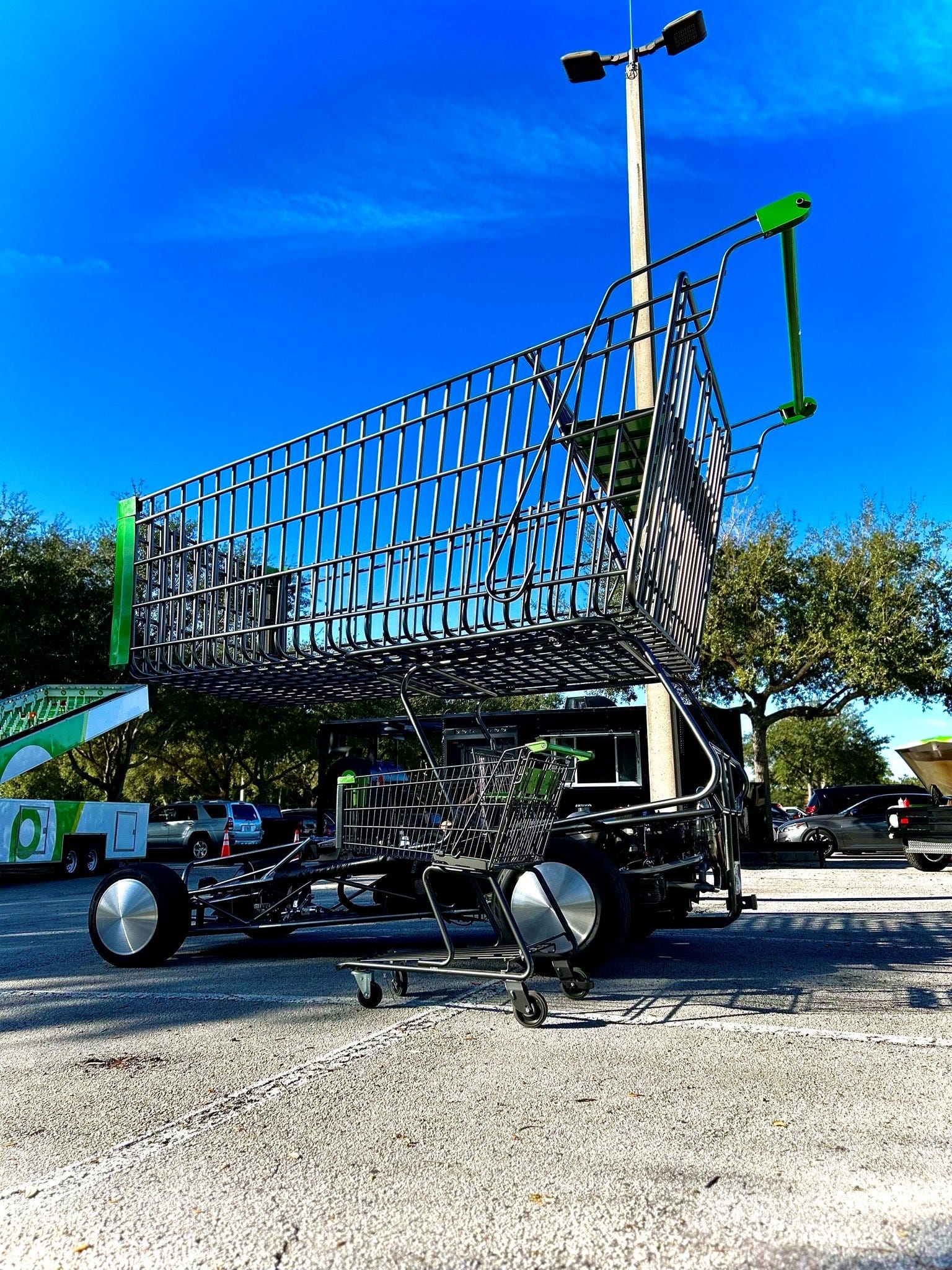 Giant Publix shopping cart to make rounds for two-story store opening ...