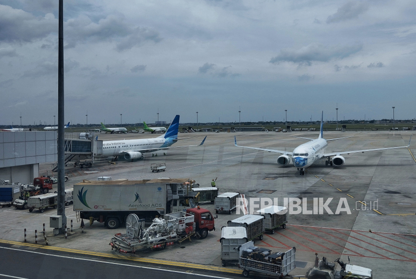 Menparekraf Segera Tindak Lanjuti Harga Tiket Pesawat yang Mahal Menparekraf Segera Tindak Lanjuti Harga Tiket Pesawat yang Mahal