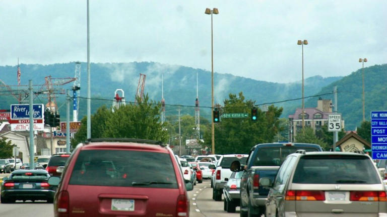 Police warn driving through Pigeon Forge could take hours during Rod Run