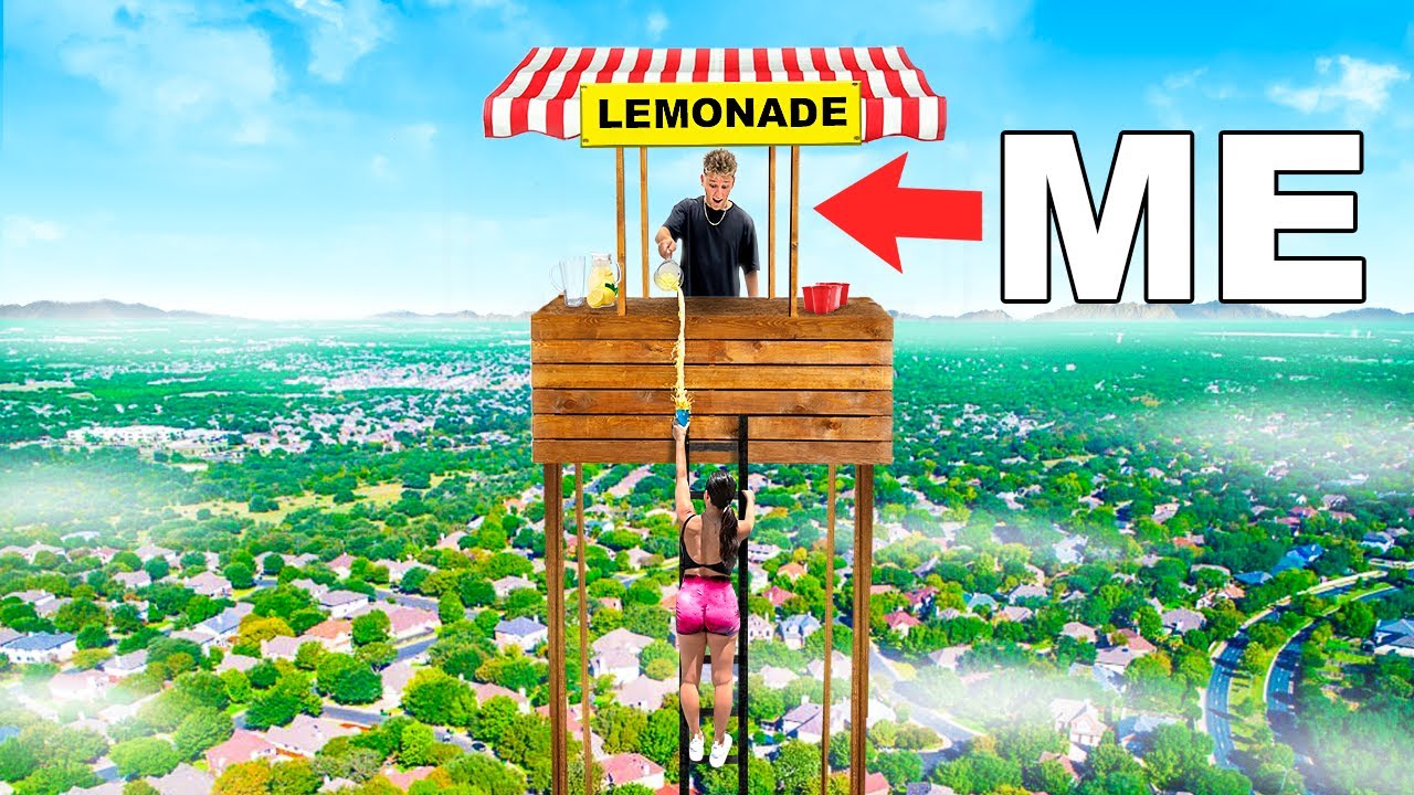 Creator constructs the world's tallest lemonade stand