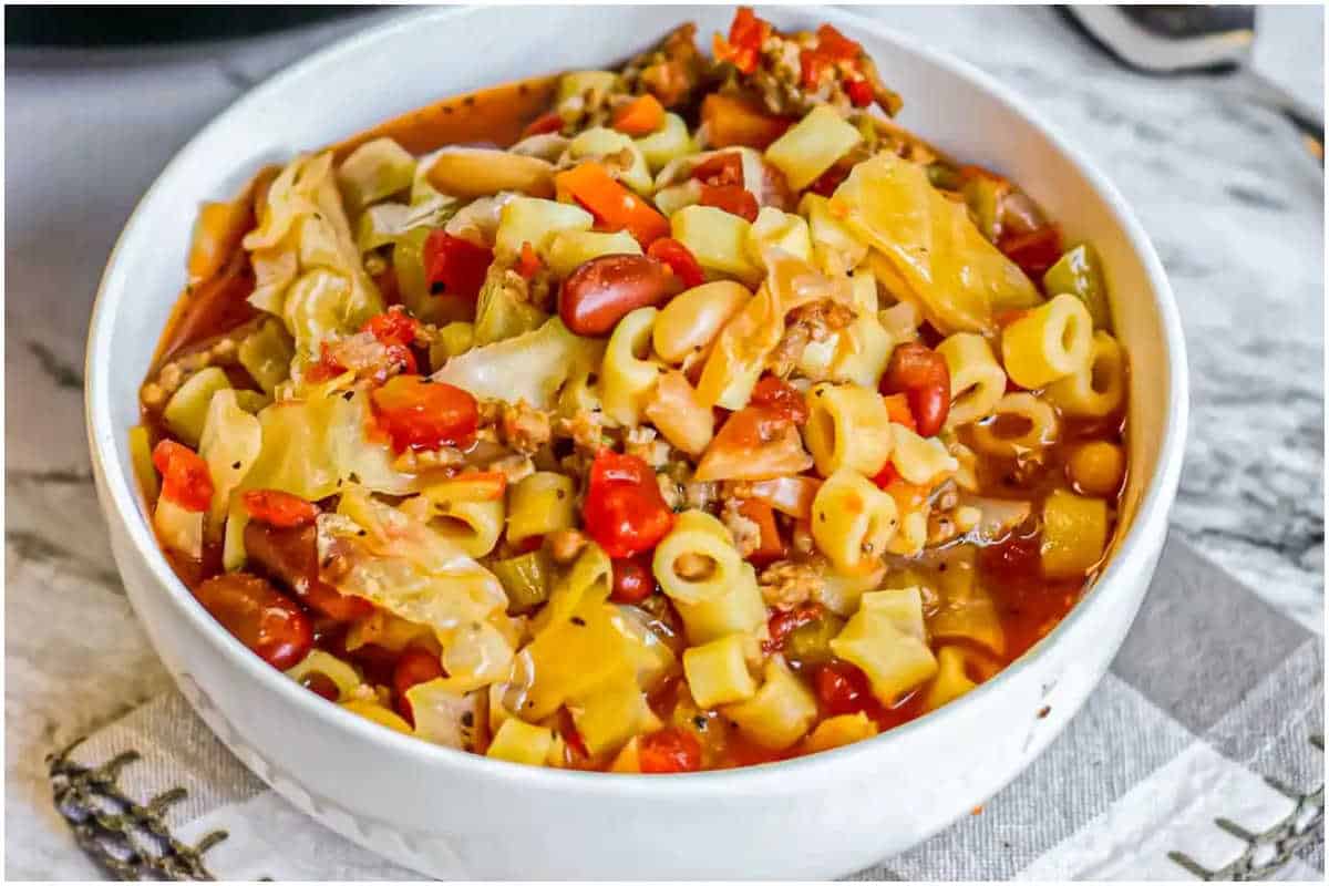 Crockpot Creations: 15 Easy and Delicious Slow Cooker Meals