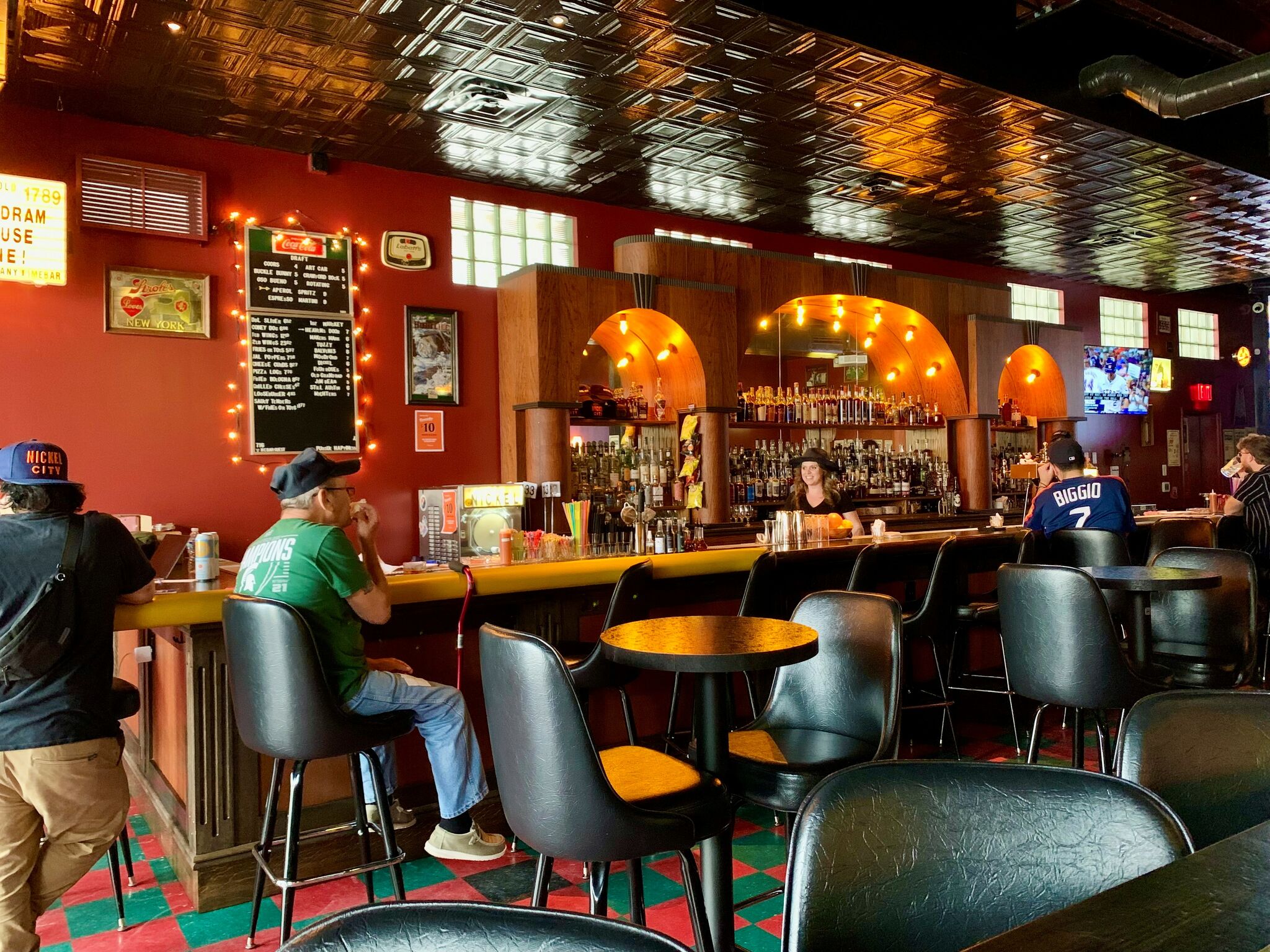 What does a night out in Houston cost? Here's what bar-goers and ...