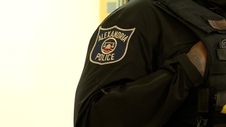 3 hurt, 2 hospitalized with serious injuries after crash in Alexandria