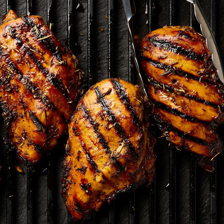 Here's How To Grill The Perfect Chicken Breast Every Time