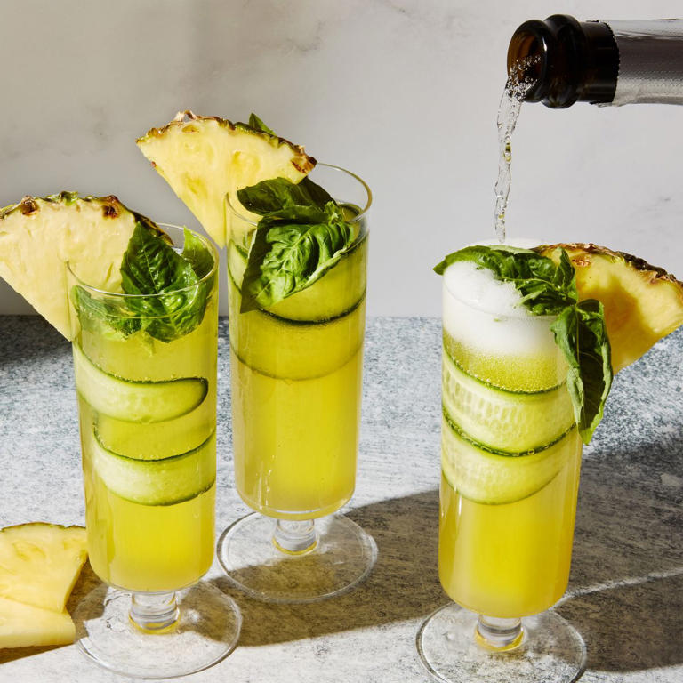 This Bikini Bellini Is The Light Summer Cocktail Your Pool Party Is Missing