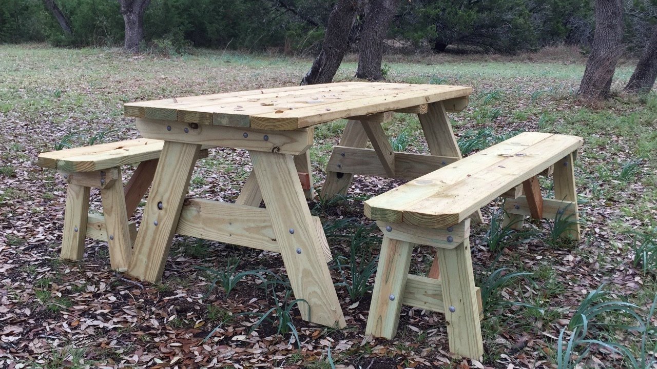 Build Your Own Picnic Table For Perfect Afternoon Lunches!