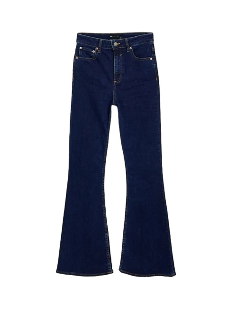 Je mesure 1m58 et voici mes jeans préférés pour allonger ma silhouette