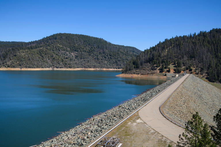 Lake Shasta waters rise during atmospheric river. Here's how full ...