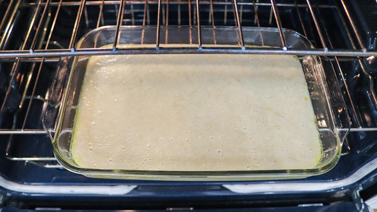 This Pineapple Cream Cheese Cake Is Moist, Tender, And Extremely Easy ...