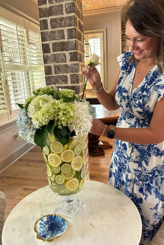 Yellow and blue spring decor – a timeless trend