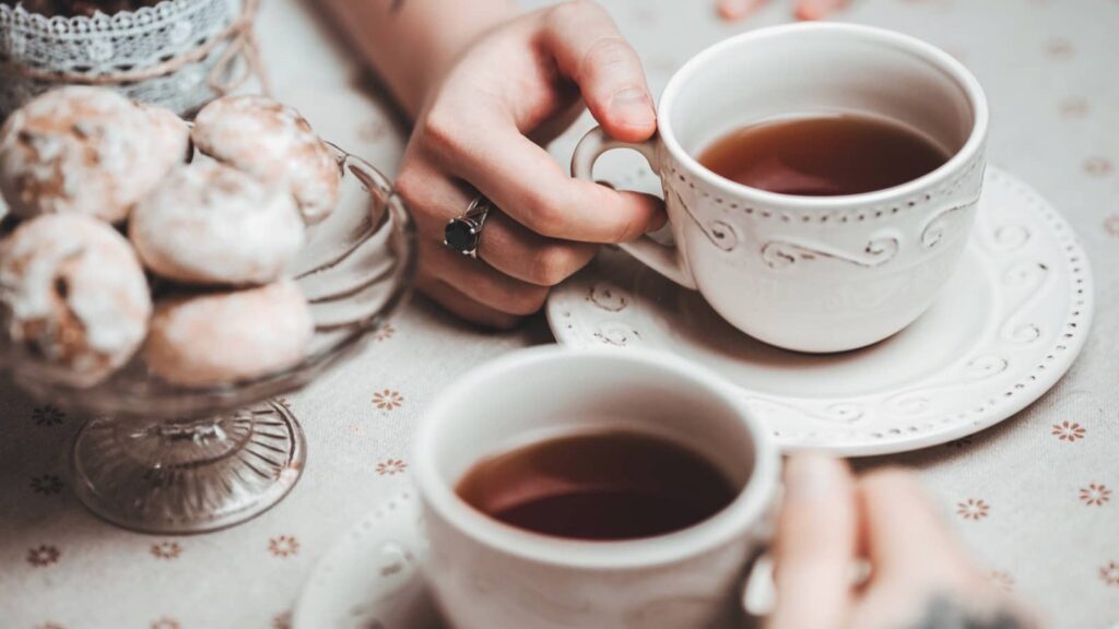 10 Things That Instantly Start an Argument in a British Office