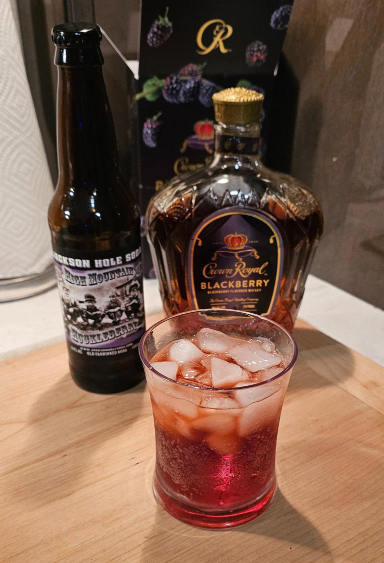 10 Crown Royal Blackberry Whisky Cocktails