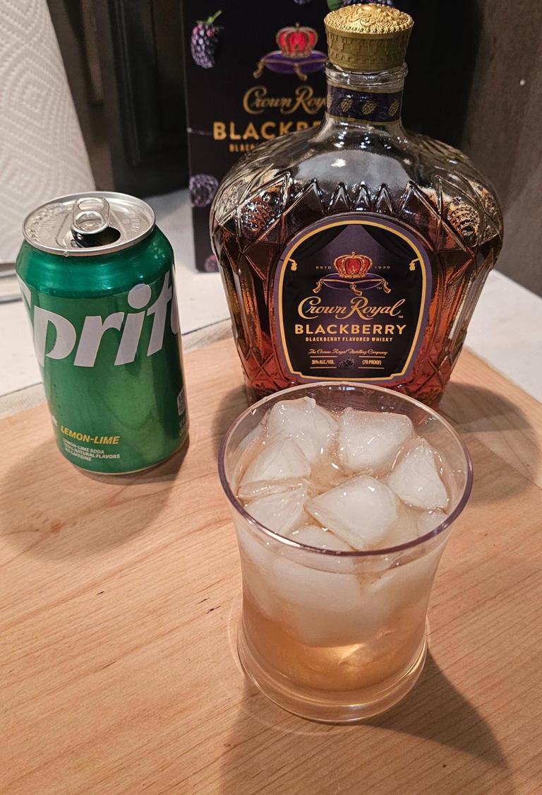 10 Crown Royal Blackberry Whisky Cocktails