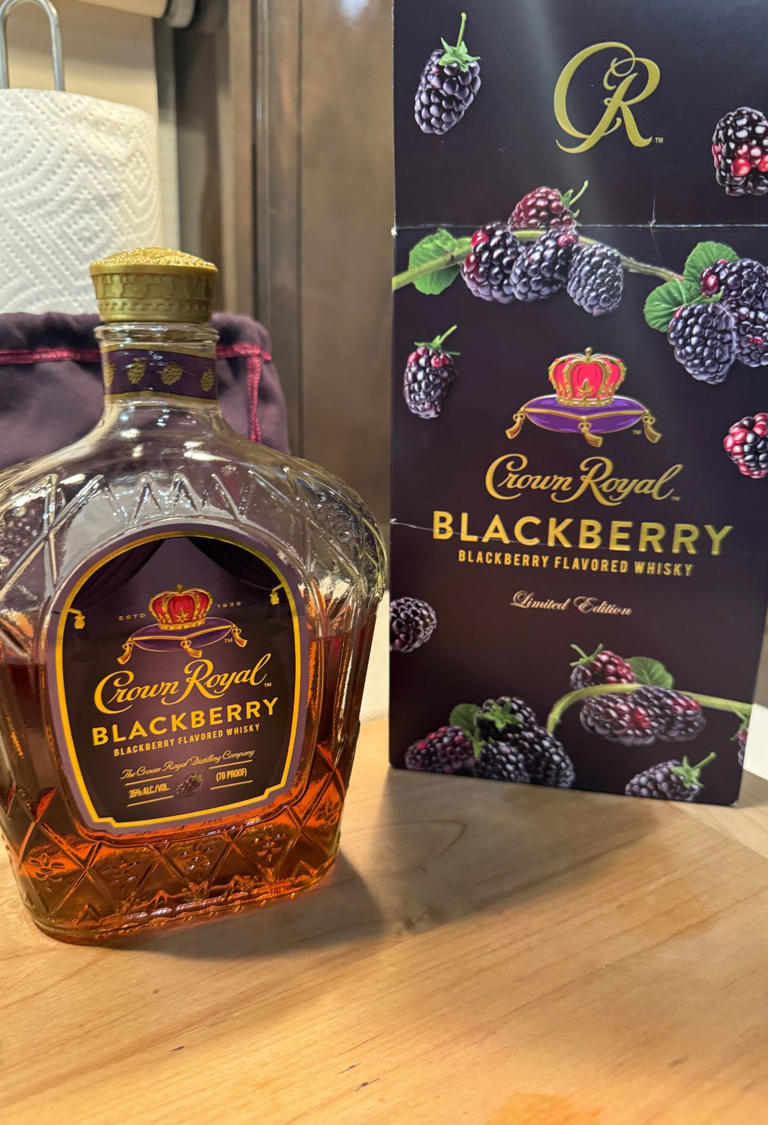 10 Crown Royal Blackberry Whisky Cocktails