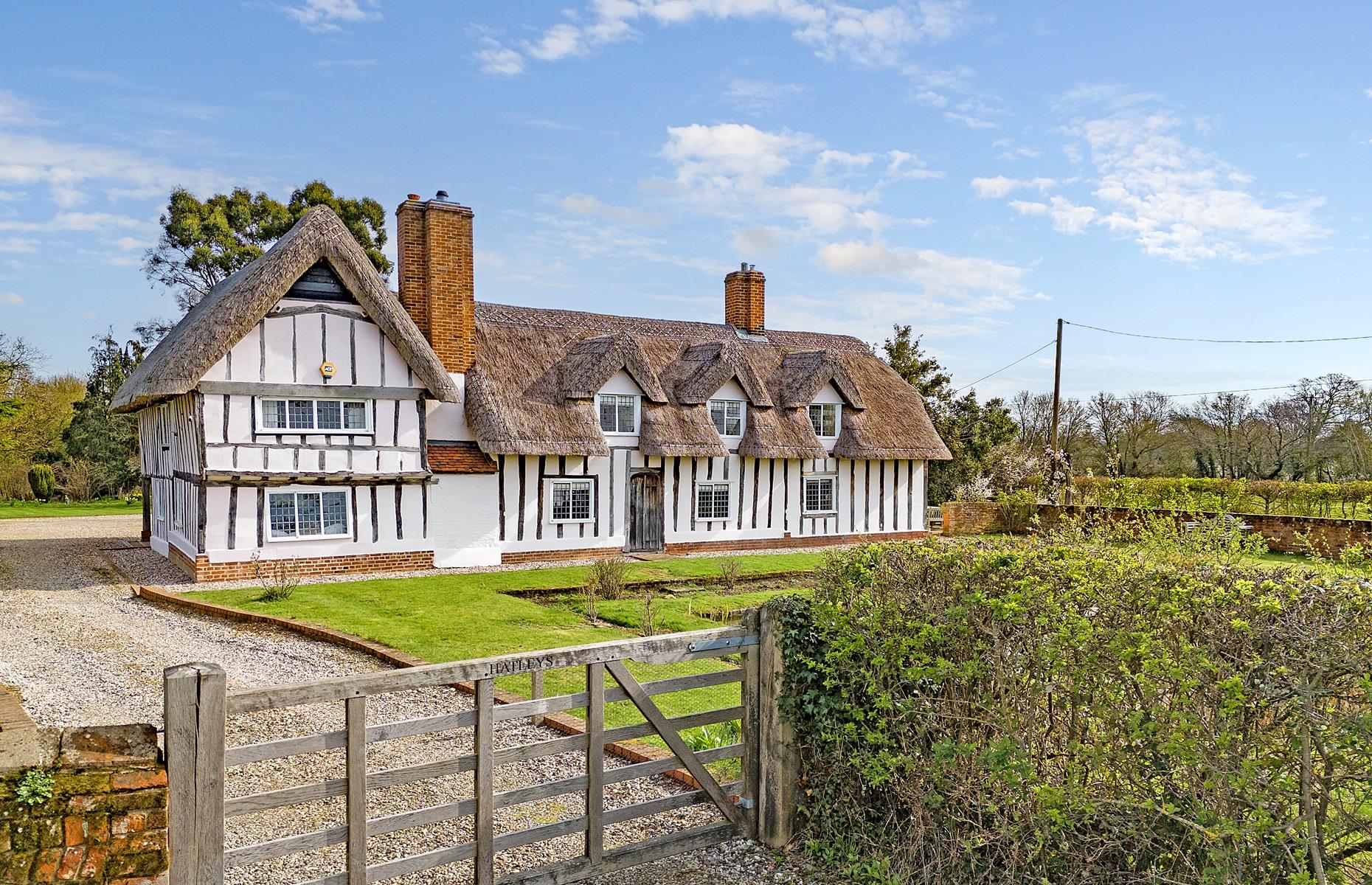 The 10 most beautiful thatched homes in the world