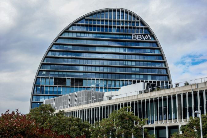 Banco Santander, BBVA y Caixabank avivan la guerra de las nóminas Banco Santander, BBVA y Caixabank avivan la guerra de las nóminas