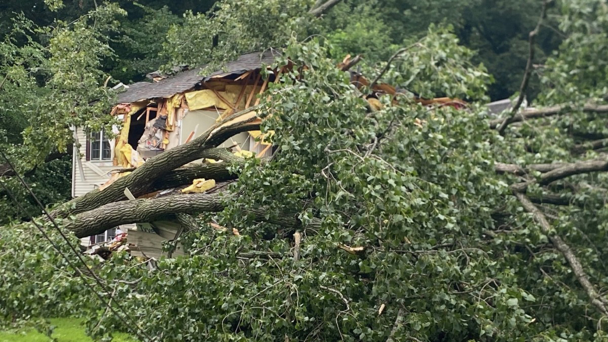 Round of strong storms leaves damage, power outages in their wake in ... Round of strong storms leaves damage, power outages in their wake in ...